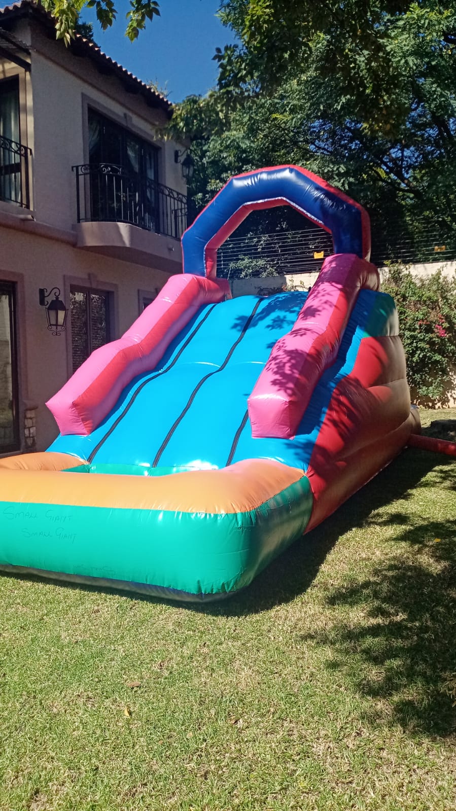 Small Giant Slide – smart inflatables